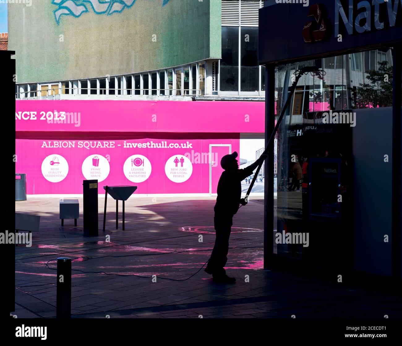 Man cleaning windows hi-res stock photography and images - Alamy