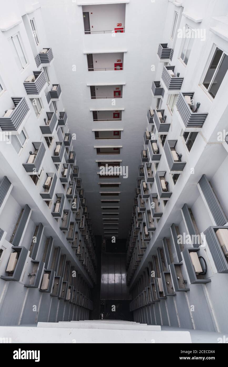 Dull walls hi-res stock photography and images - Alamy