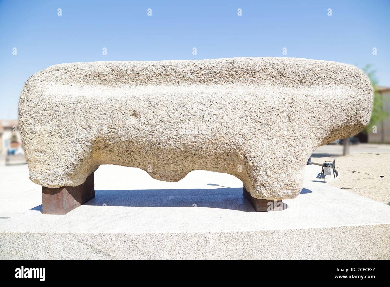 Stone pig statue hi-res stock photography and images - Alamy