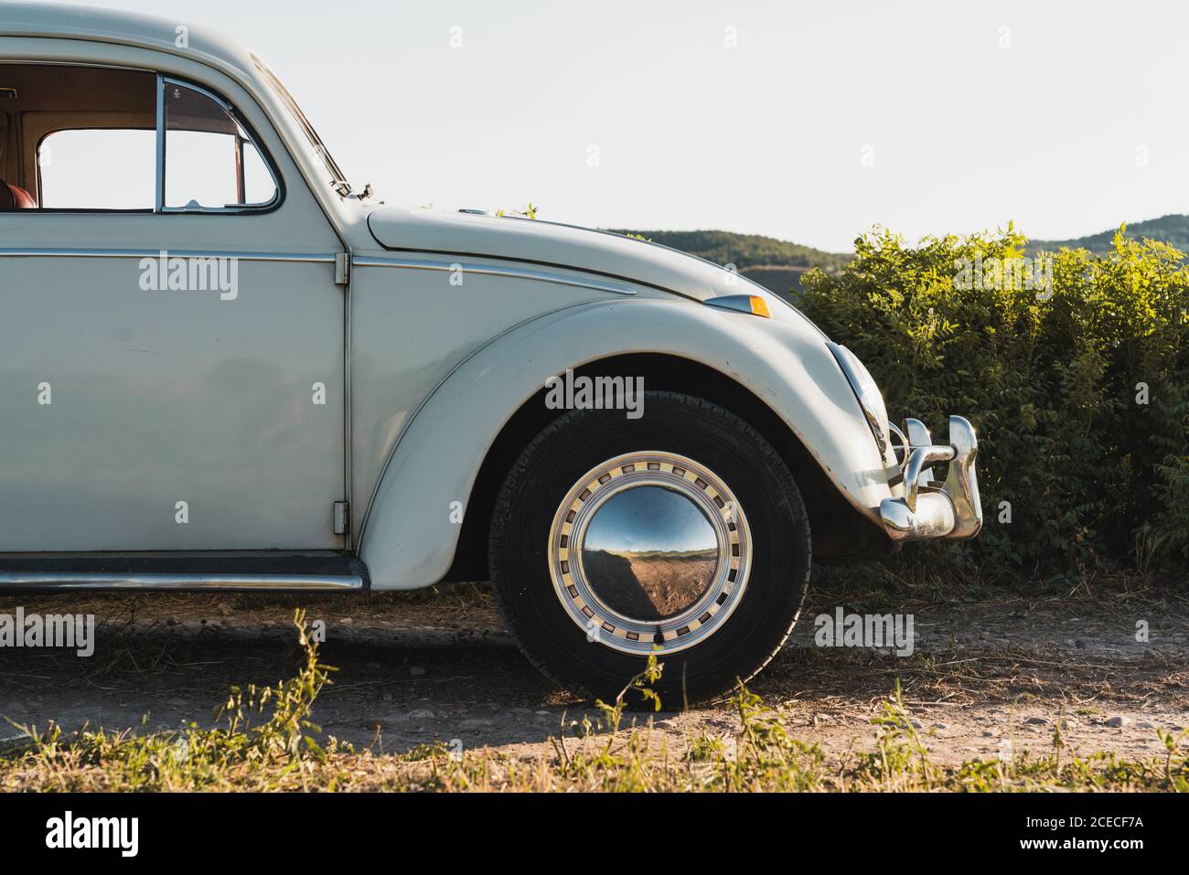 side view of vintage car in countryside Stock Photo - Alamy