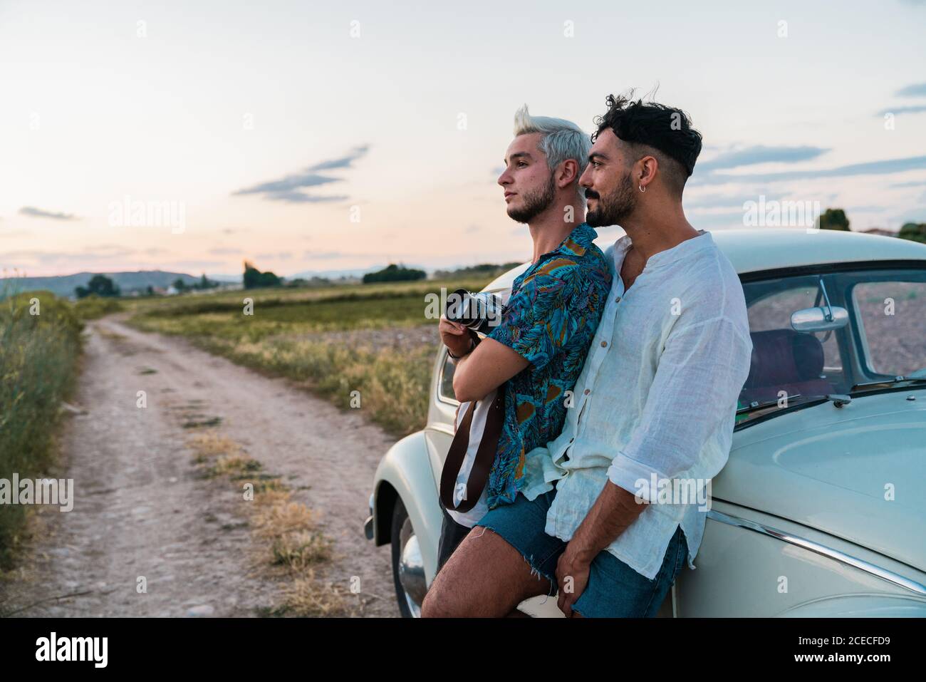 Men chatting hi-res stock photography and images - Alamy