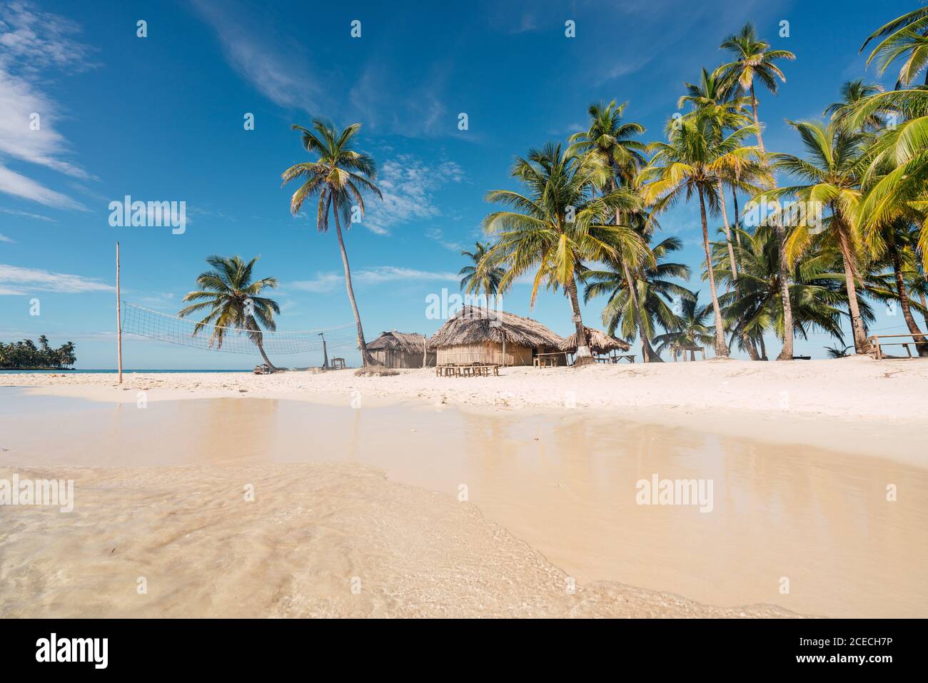 Wet sand building hi-res stock photography and images - Alamy