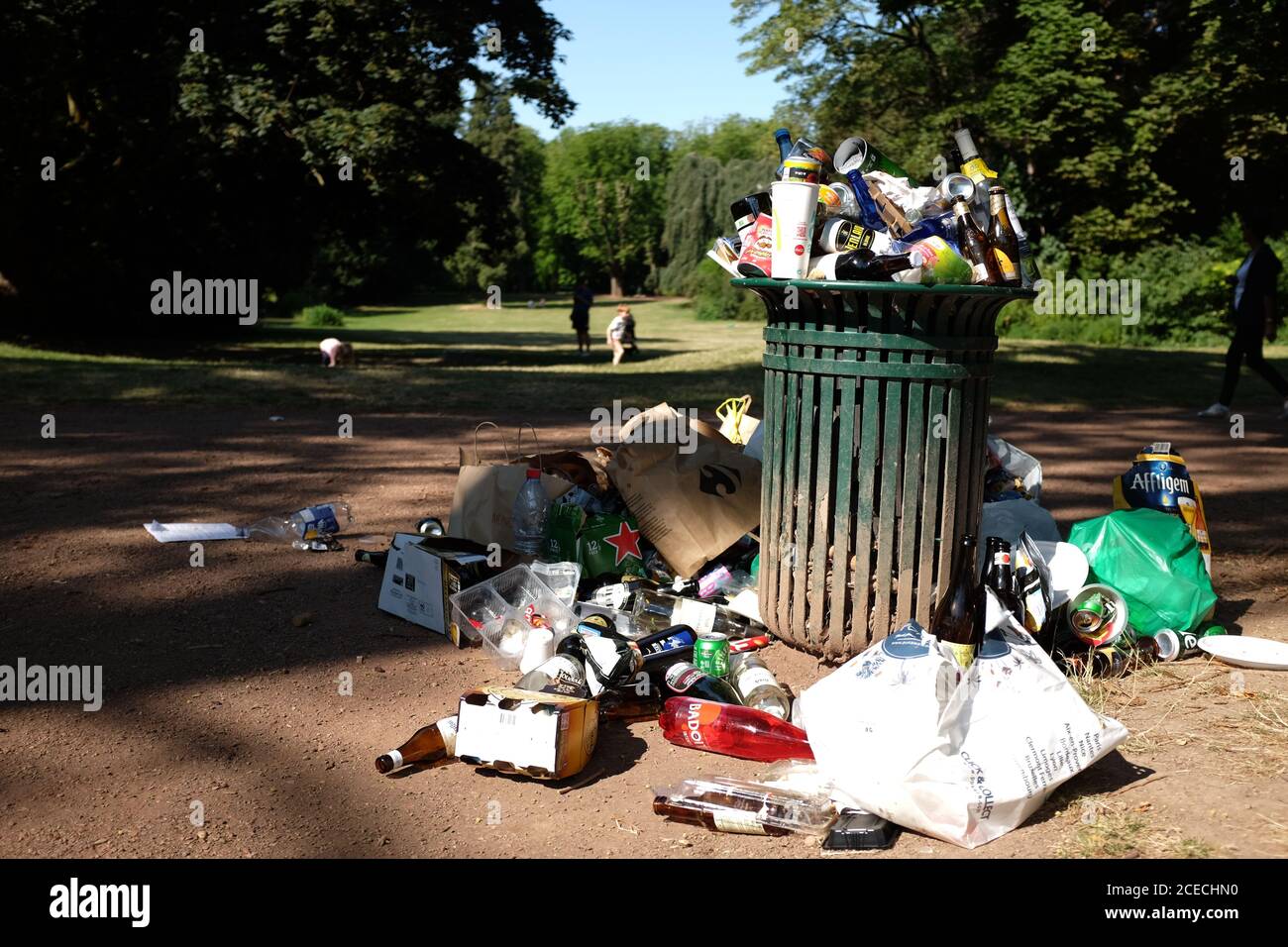 full public garbage bin Stock Photo - Alamy