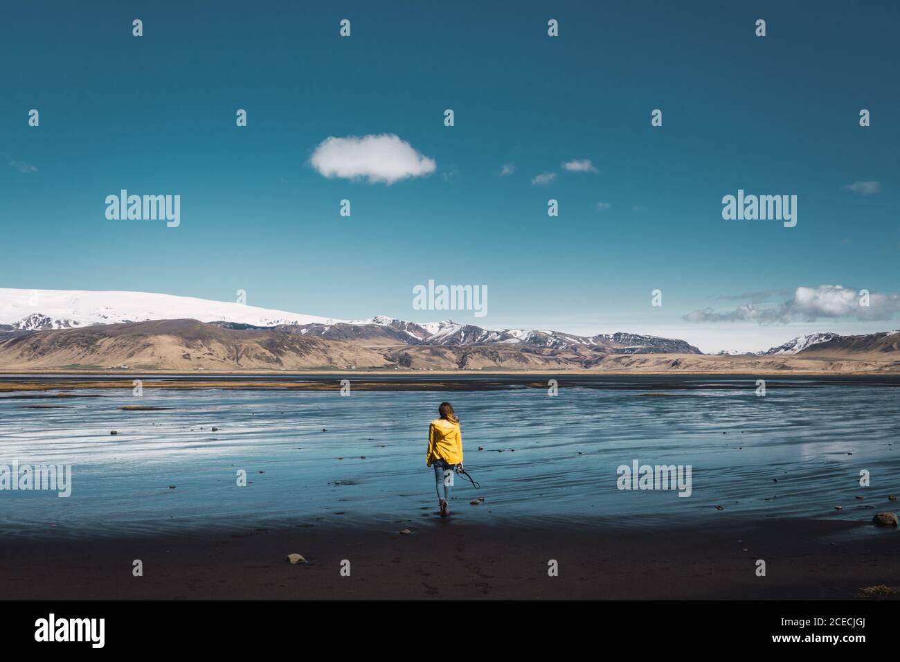 Next mountain hi-res stock photography and images - Alamy