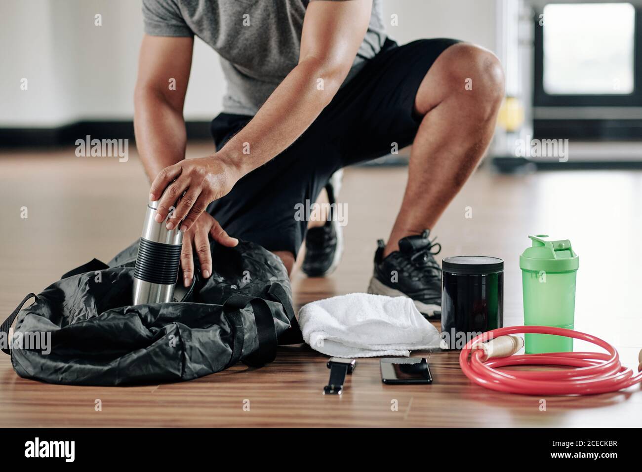 Packing routine hi-res stock photography and images - Alamy