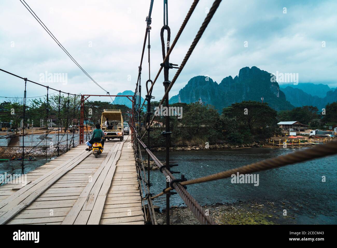 Car driving through bridge hi-res stock photography and images - Alamy