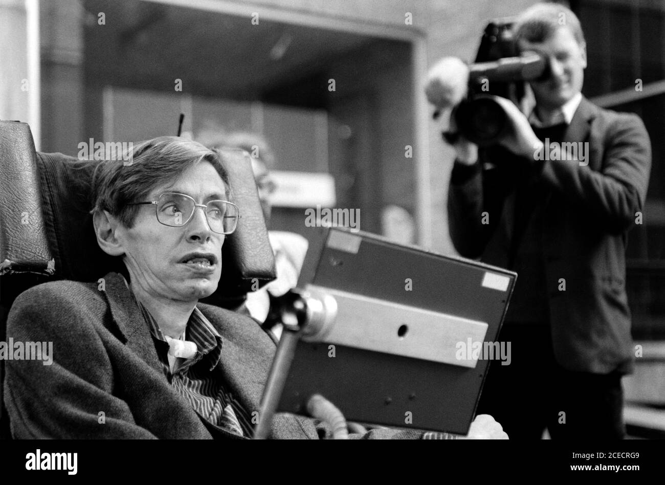 Stephen Hawking opens new disabled facilities at the Scott Polar ...