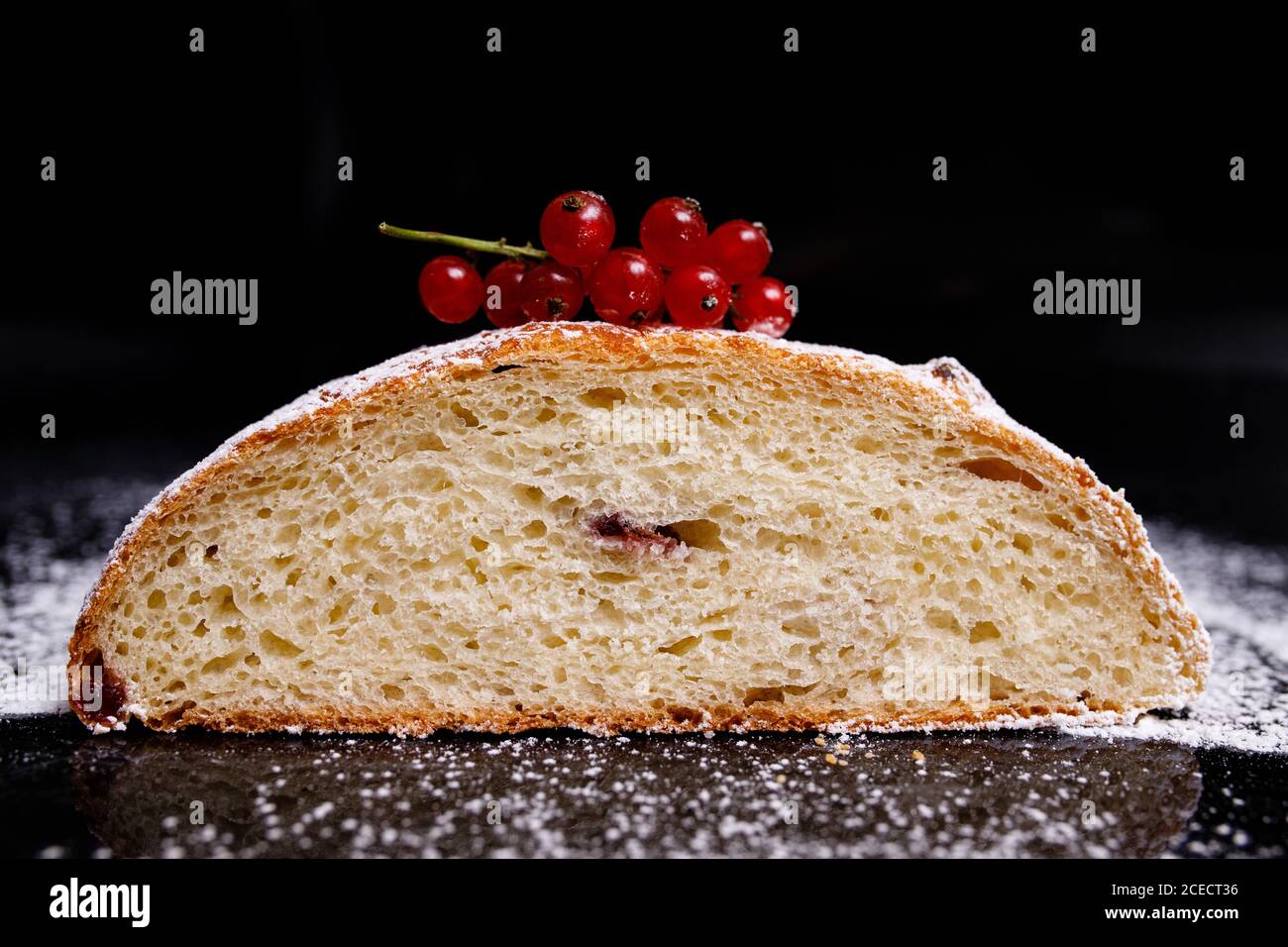 Sweet cupcake in round bread shape with filling. Photo in section Stock ...