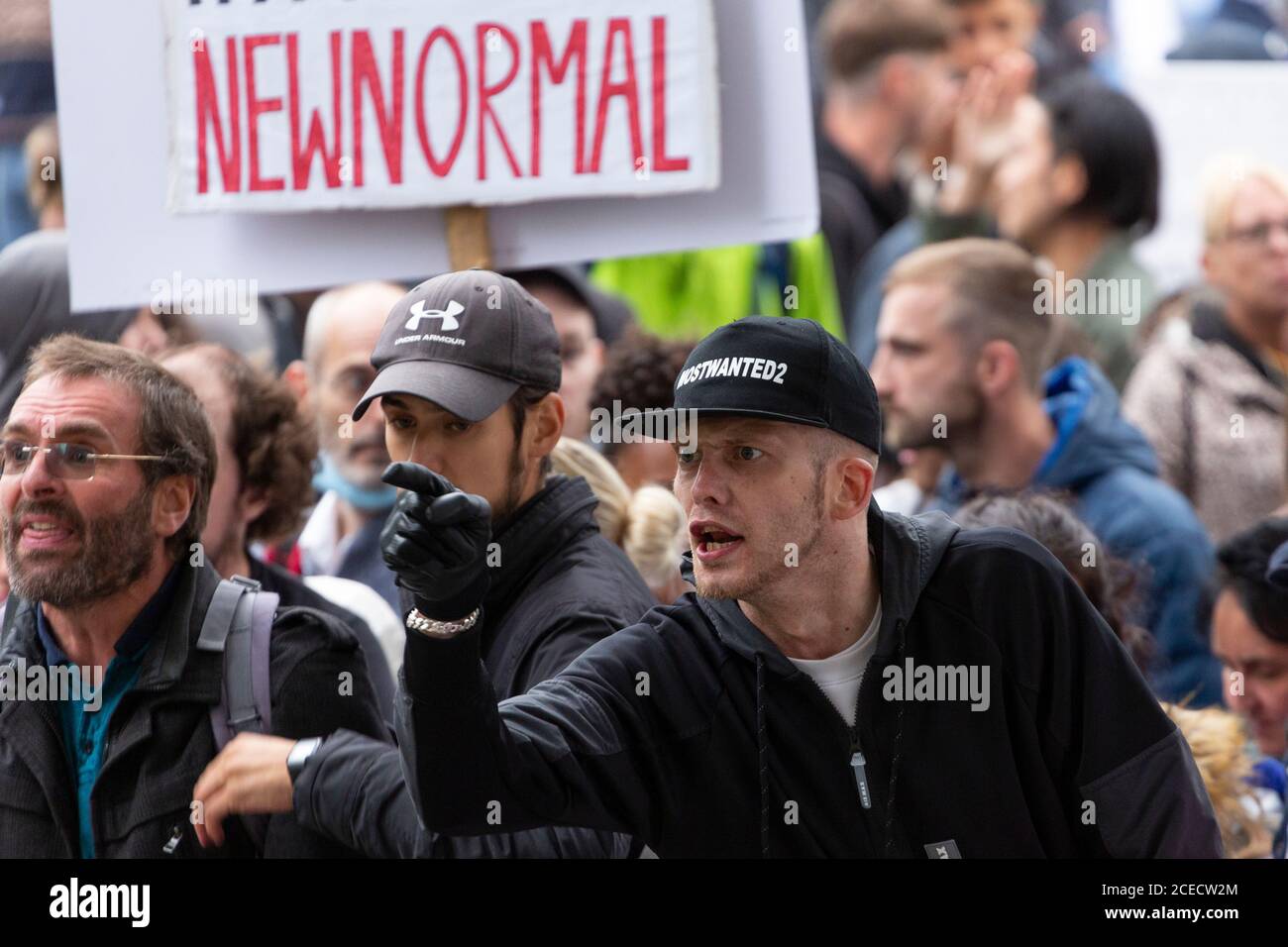 Angry crowd hi-res stock photography and images - Alamy