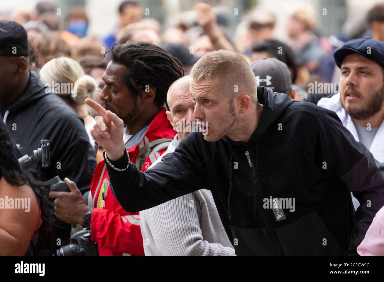 Angry crowd hi-res stock photography and images - Alamy