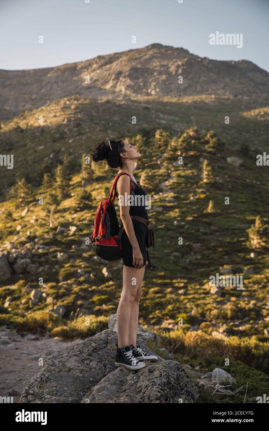 Side view slim beautiful woman hi-res stock photography and images - Alamy