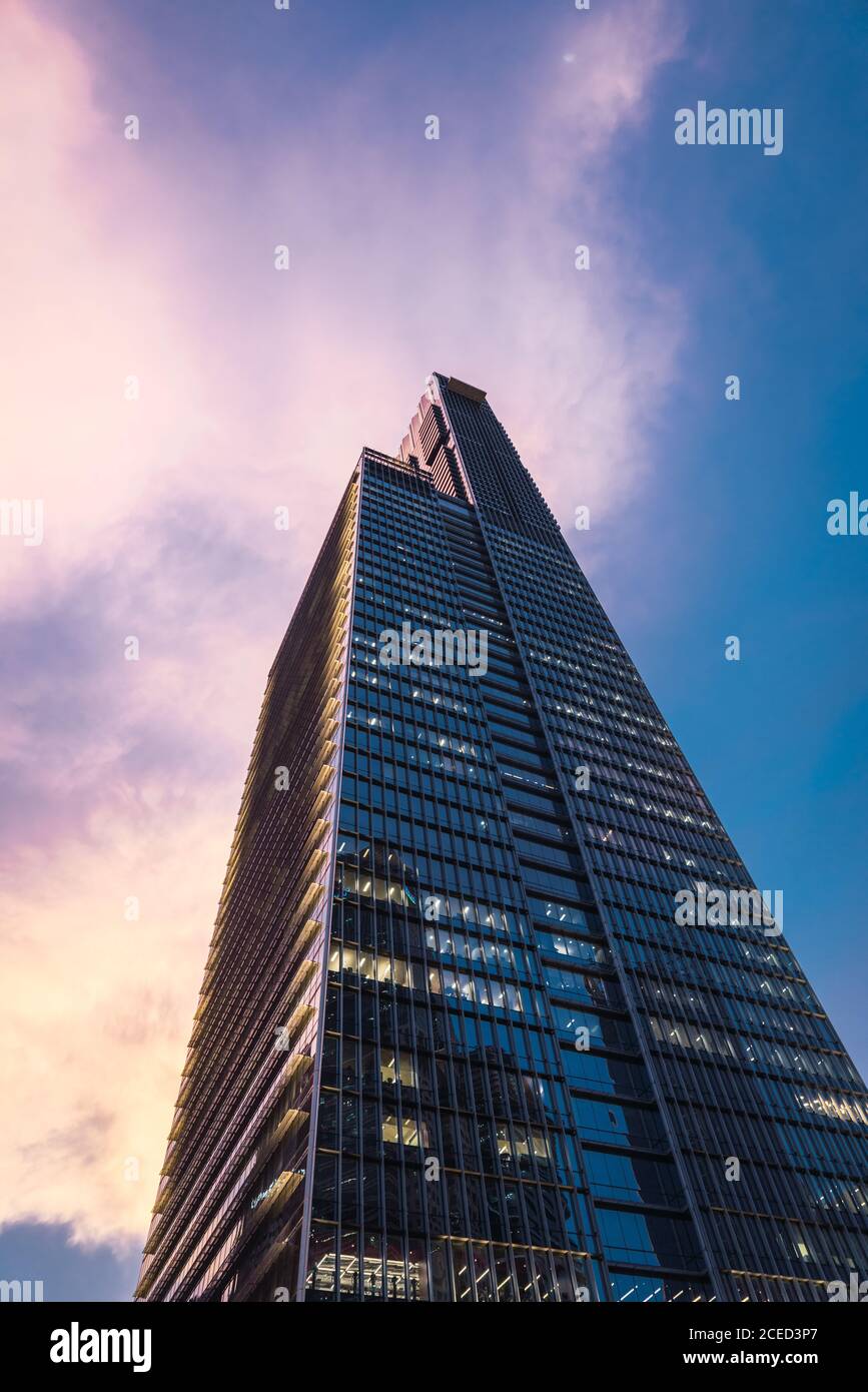 Tall majestic skyscraper hi-res stock photography and images - Alamy