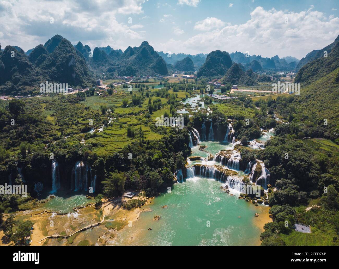 Stunning cascade of Chinese Detian waterfall Stock Photo - Alamy
