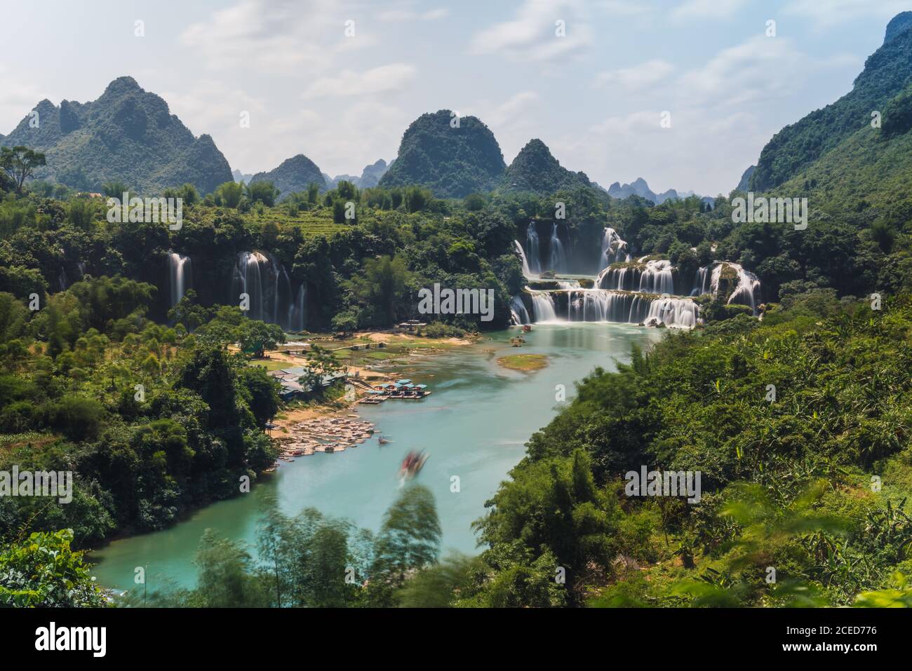 Stunning cascade of Chinese Detian waterfall Stock Photo - Alamy