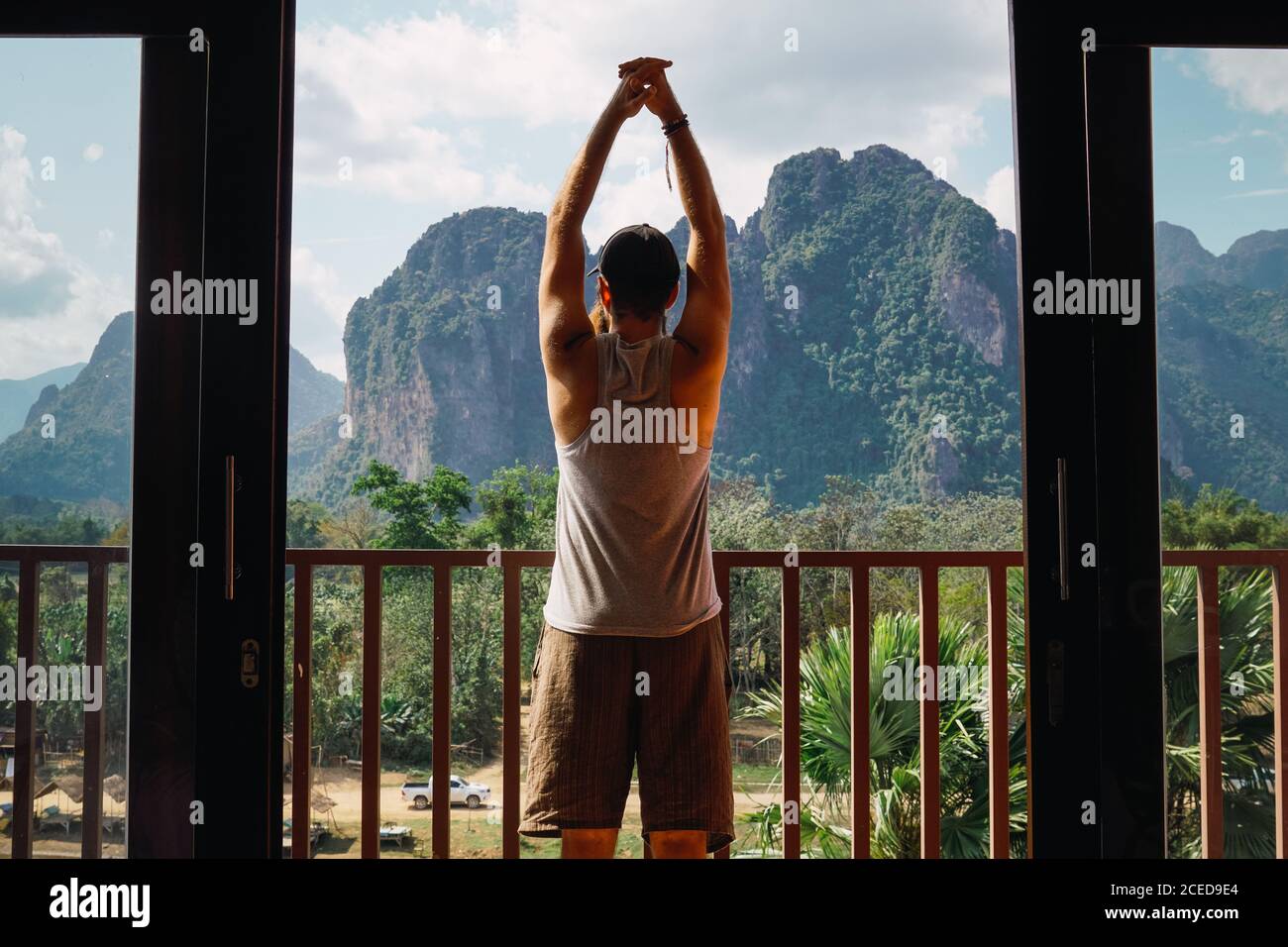 Extended arms hi-res stock photography and images - Alamy