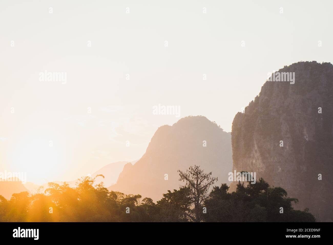 Sunny back lit sunset hi-res stock photography and images - Alamy