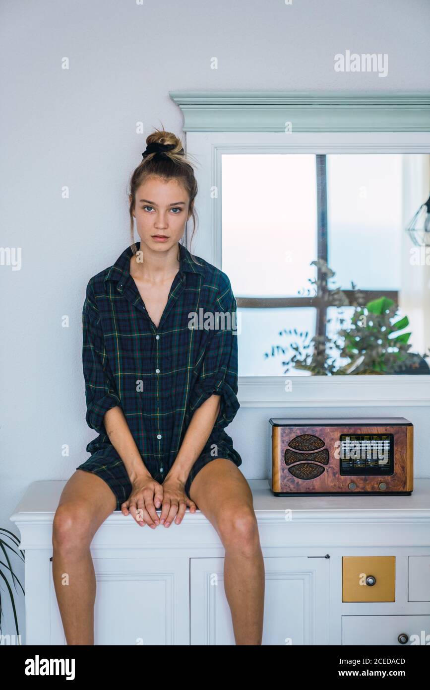 Lady with radio hi-res stock photography and images - Alamy