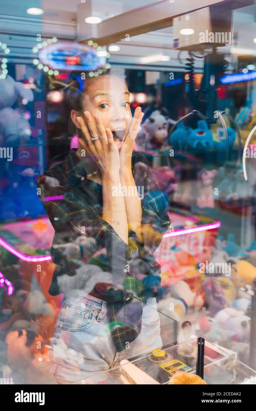 Claw machine hi-res stock photography and images - Alamy