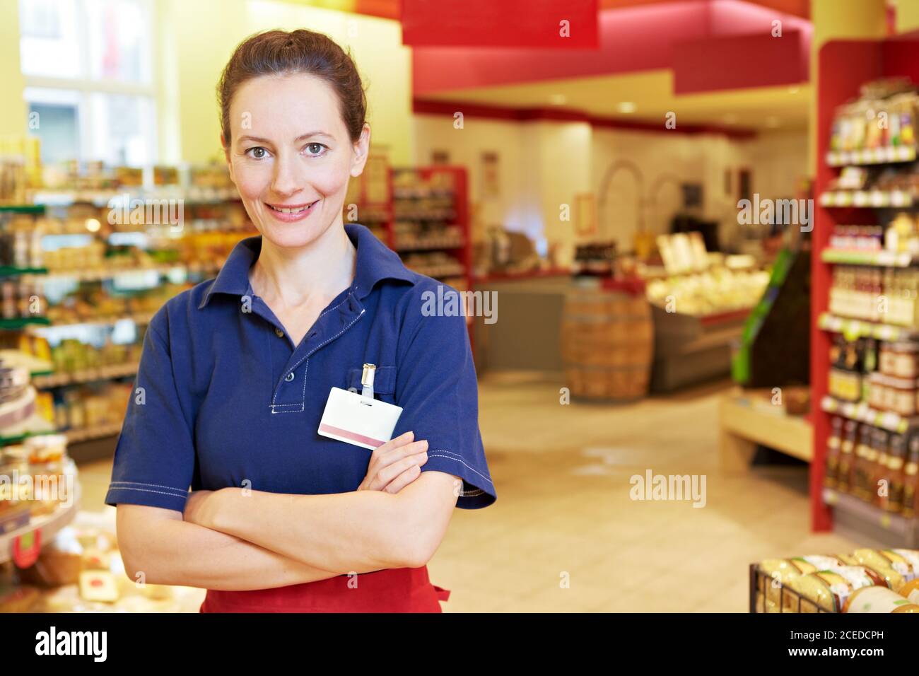 Elderly person help shopping hi-res stock photography and images - Alamy