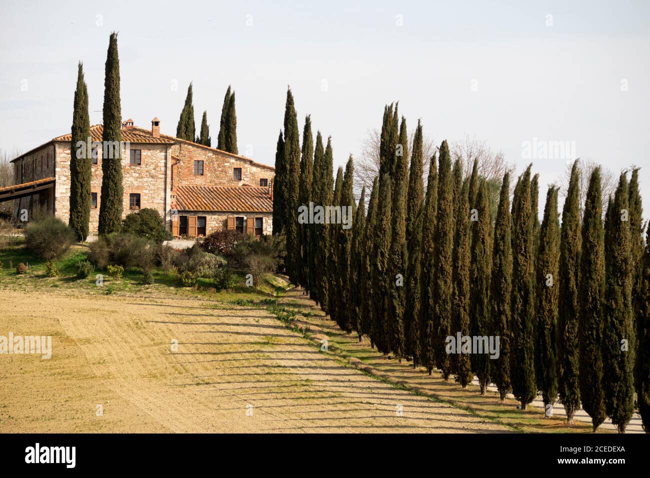 Farm in central Tuscany and typicalc landscape of Tuscany, Italy Stock ...