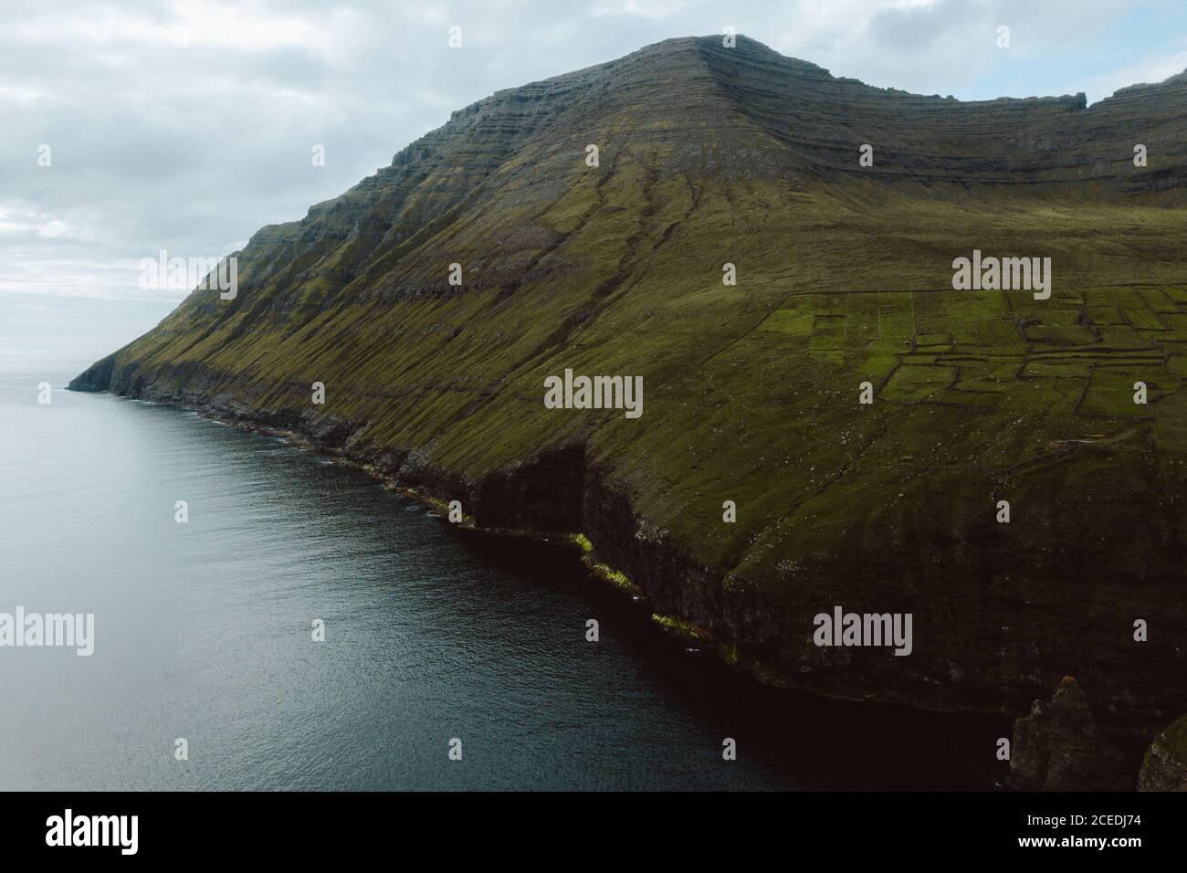 ocean at cliff in Feroe Island Stock Photo - Alamy