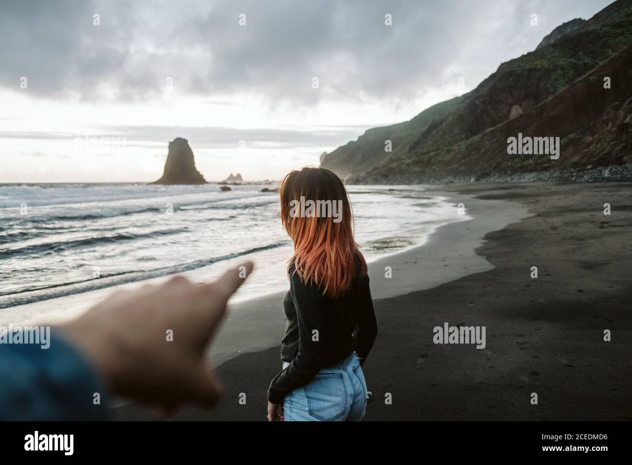 Pointing waves hi-res stock photography and images - Alamy