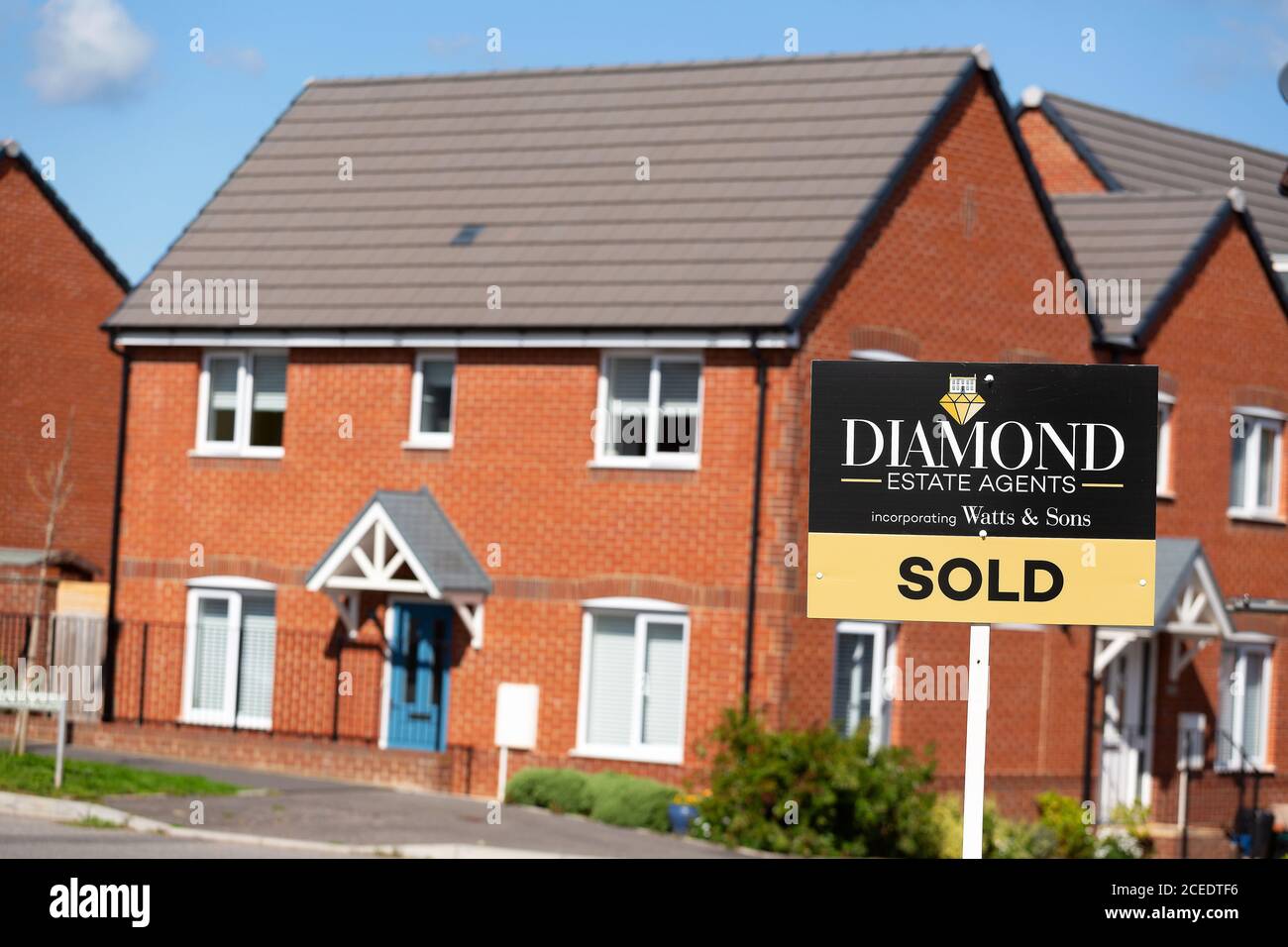 Key new home sold sign uk hi-res stock photography and images - Alamy