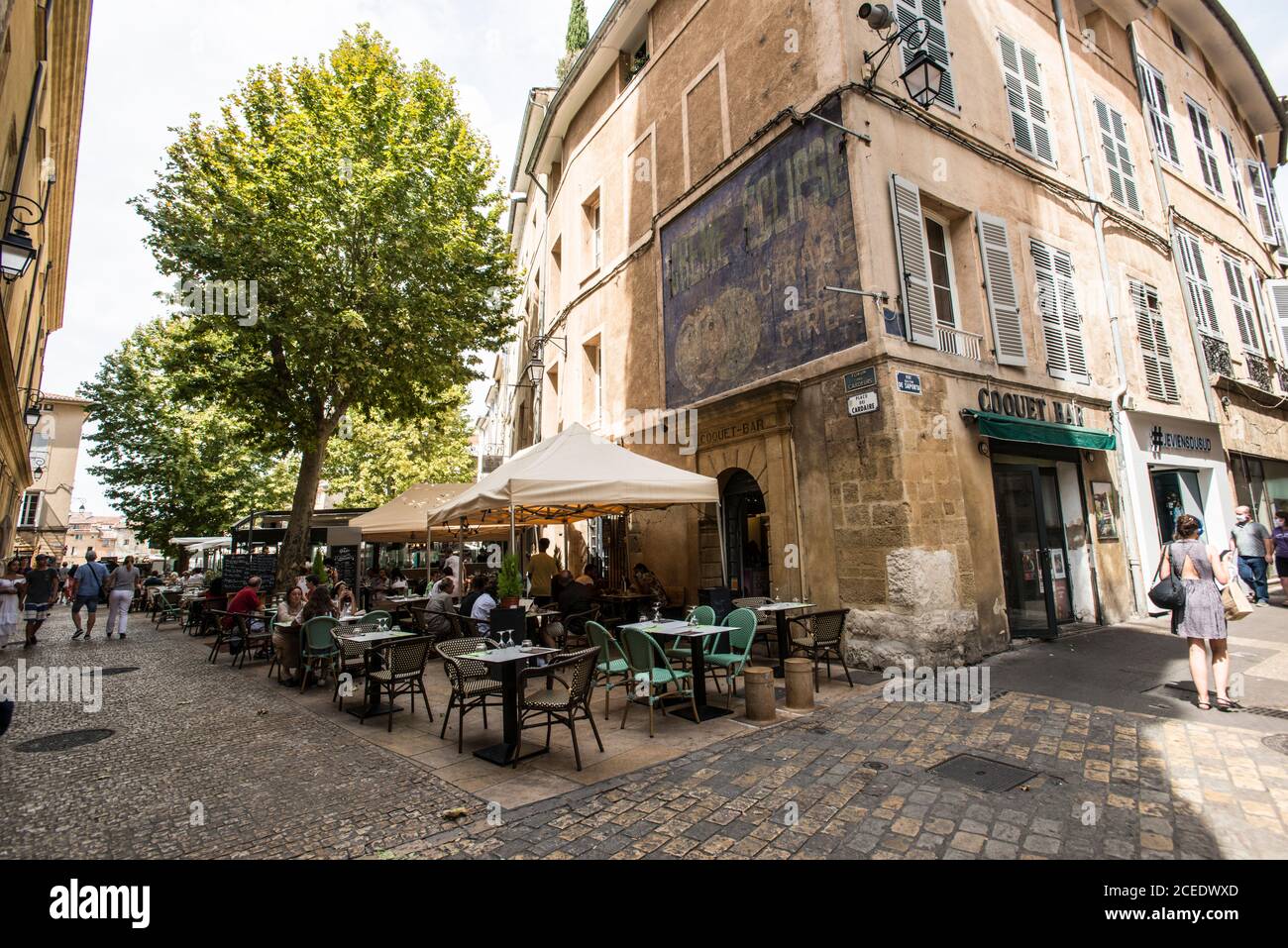 Street scene in Aix-en-Provence Stock Photo - Alamy
