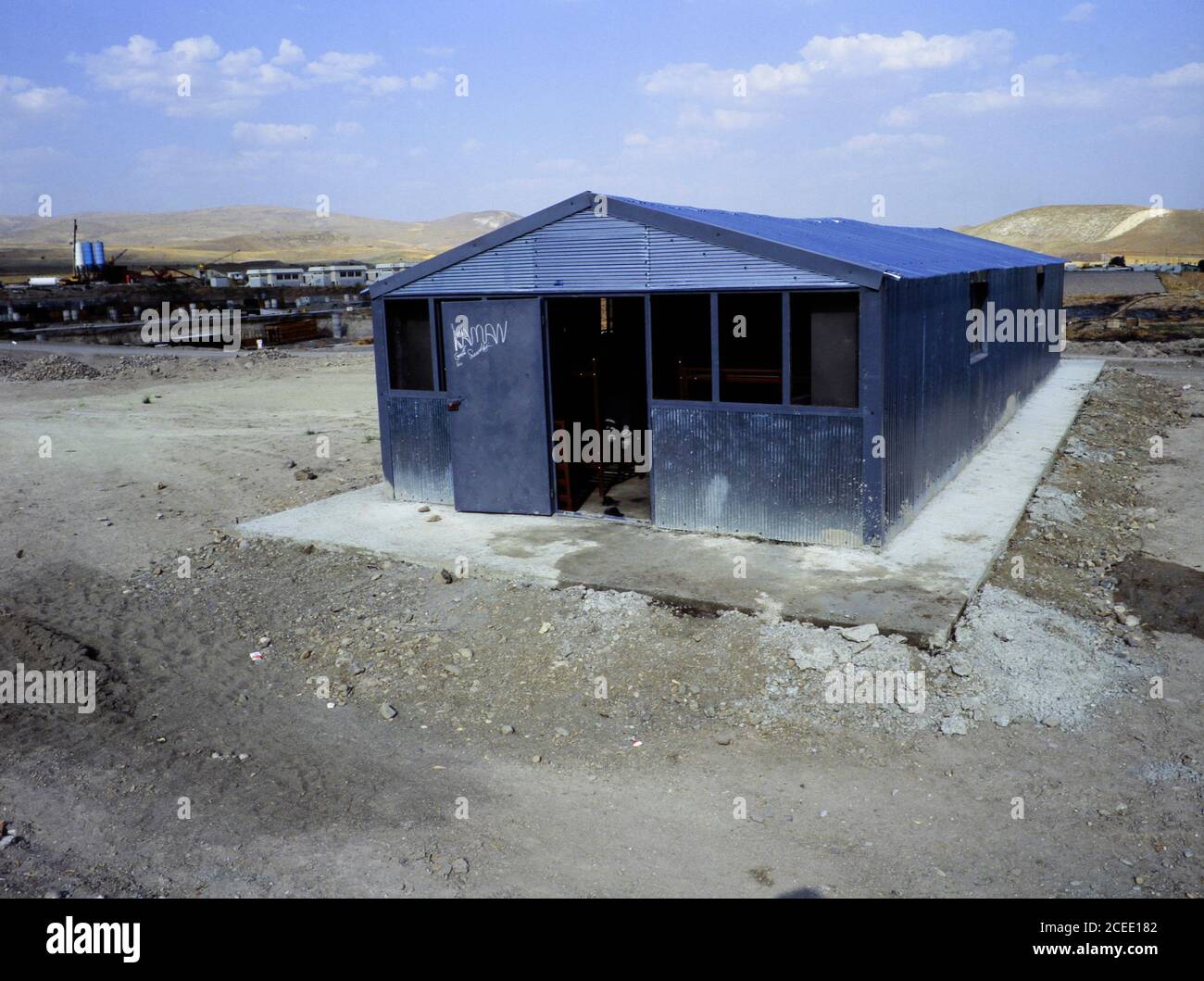 Single storey building hi-res stock photography and images - Alamy