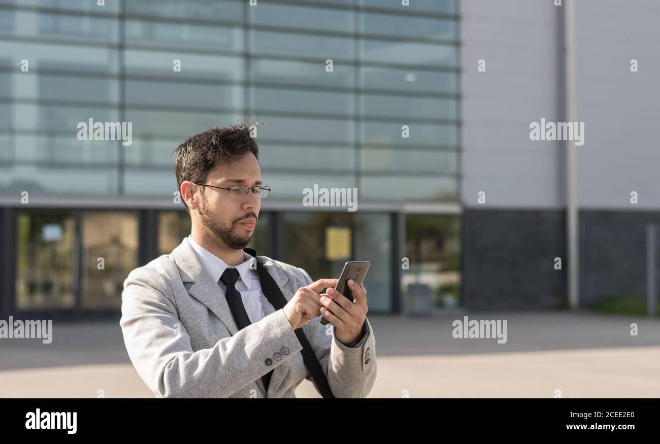 Leaving work hi-res stock photography and images - Alamy
