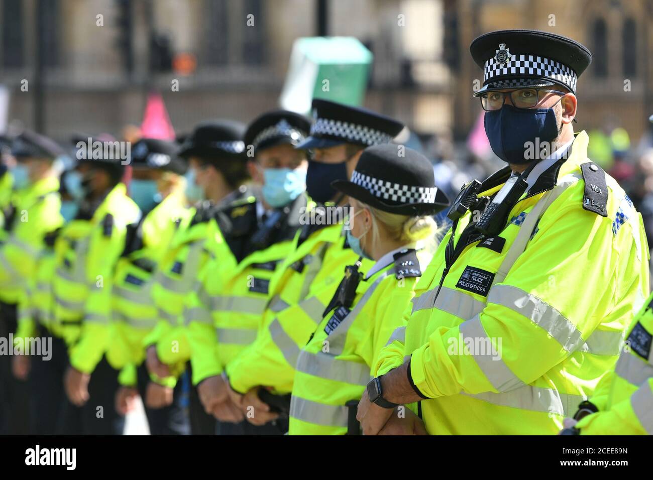 Police wearing masks hi-res stock photography and images - Alamy