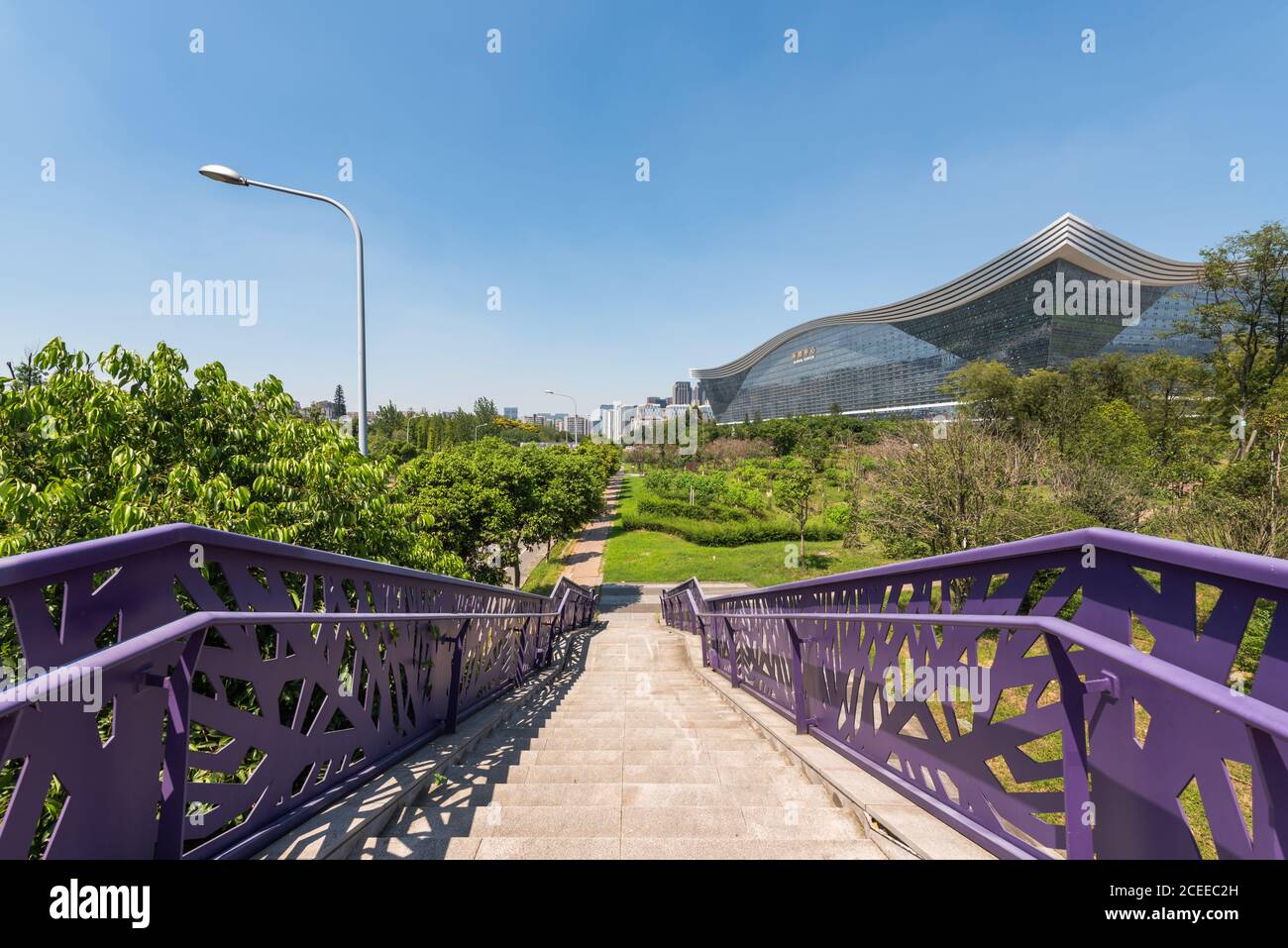 Largest green building hi-res stock photography and images - Alamy