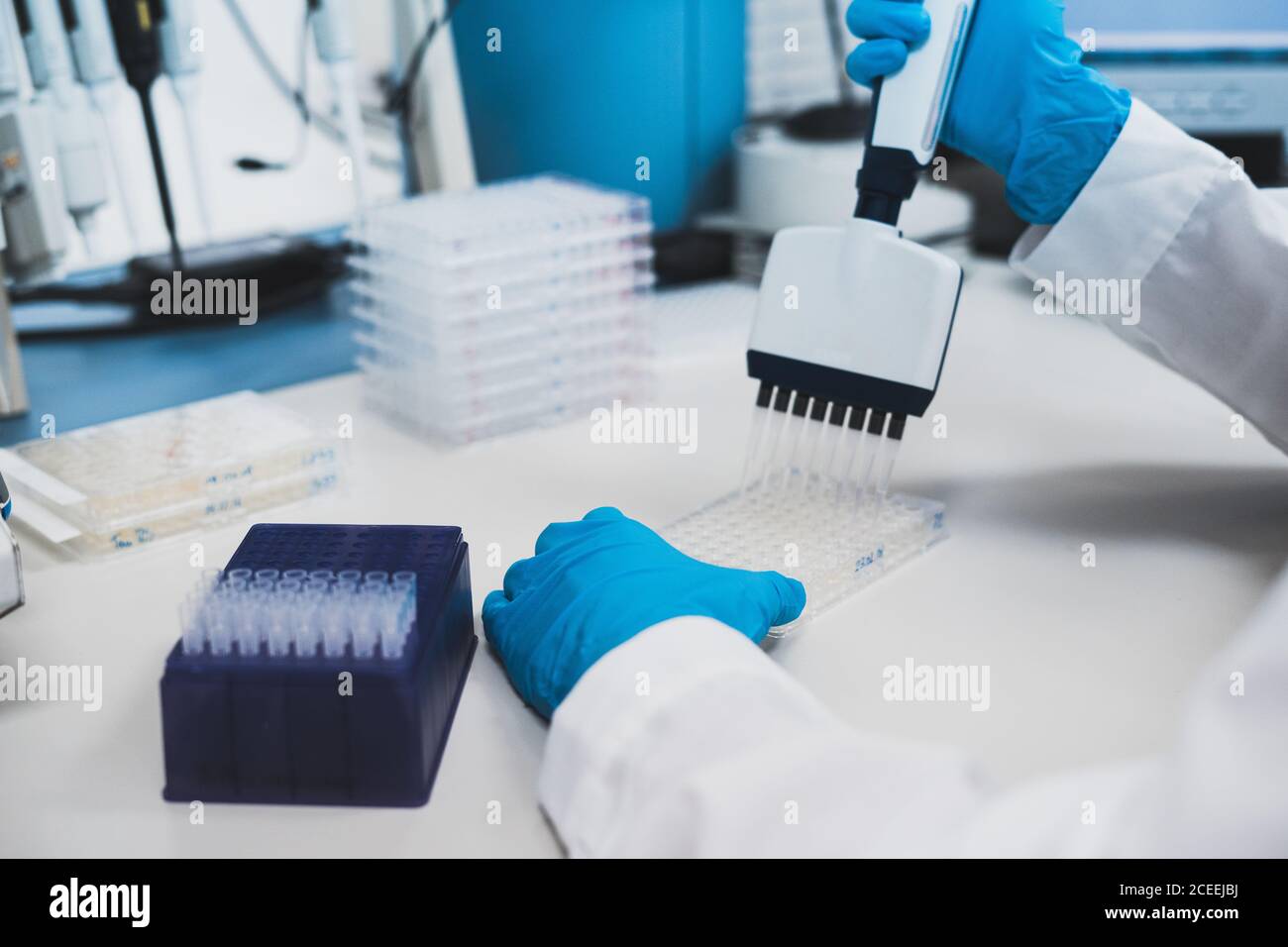 Person using laboratory equipment Stock Photo - Alamy