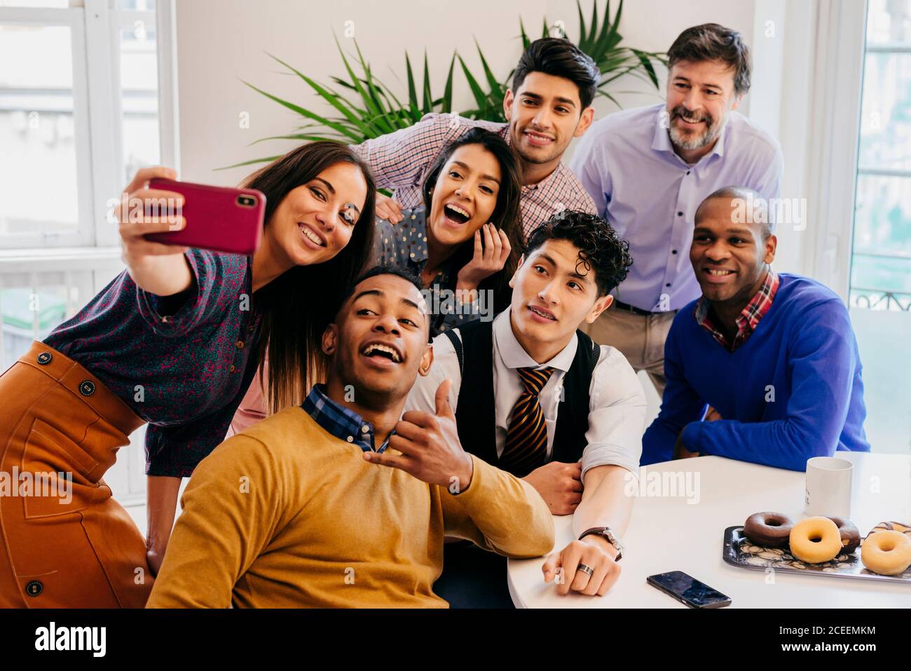 Office employees hi-res stock photography and images - Alamy