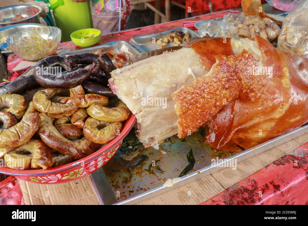 Grilled pig on the market of Bali, Indonesia, close up Stock Photo - Alamy