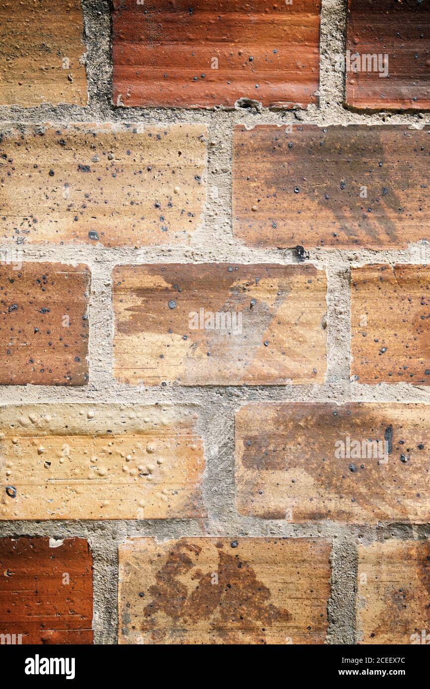 Dark brown brick patterns hi-res stock photography and images - Alamy
