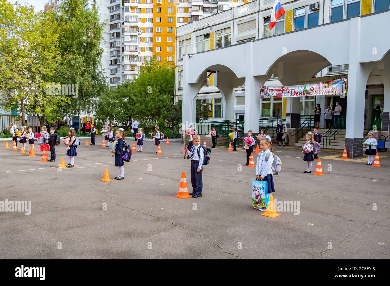 September 1, 2020. - Russia, Moscow. - School students attend a ...