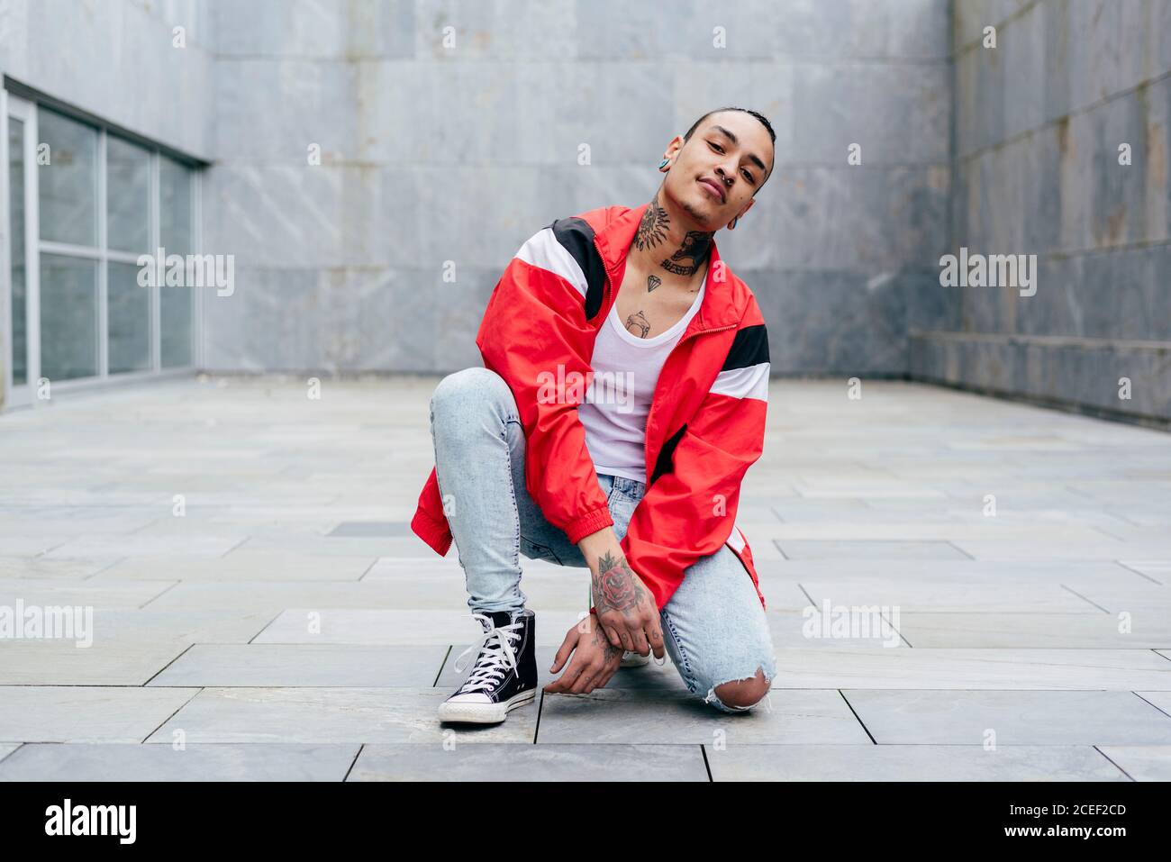 Trendy man in casual clothes Stock Photo - Alamy