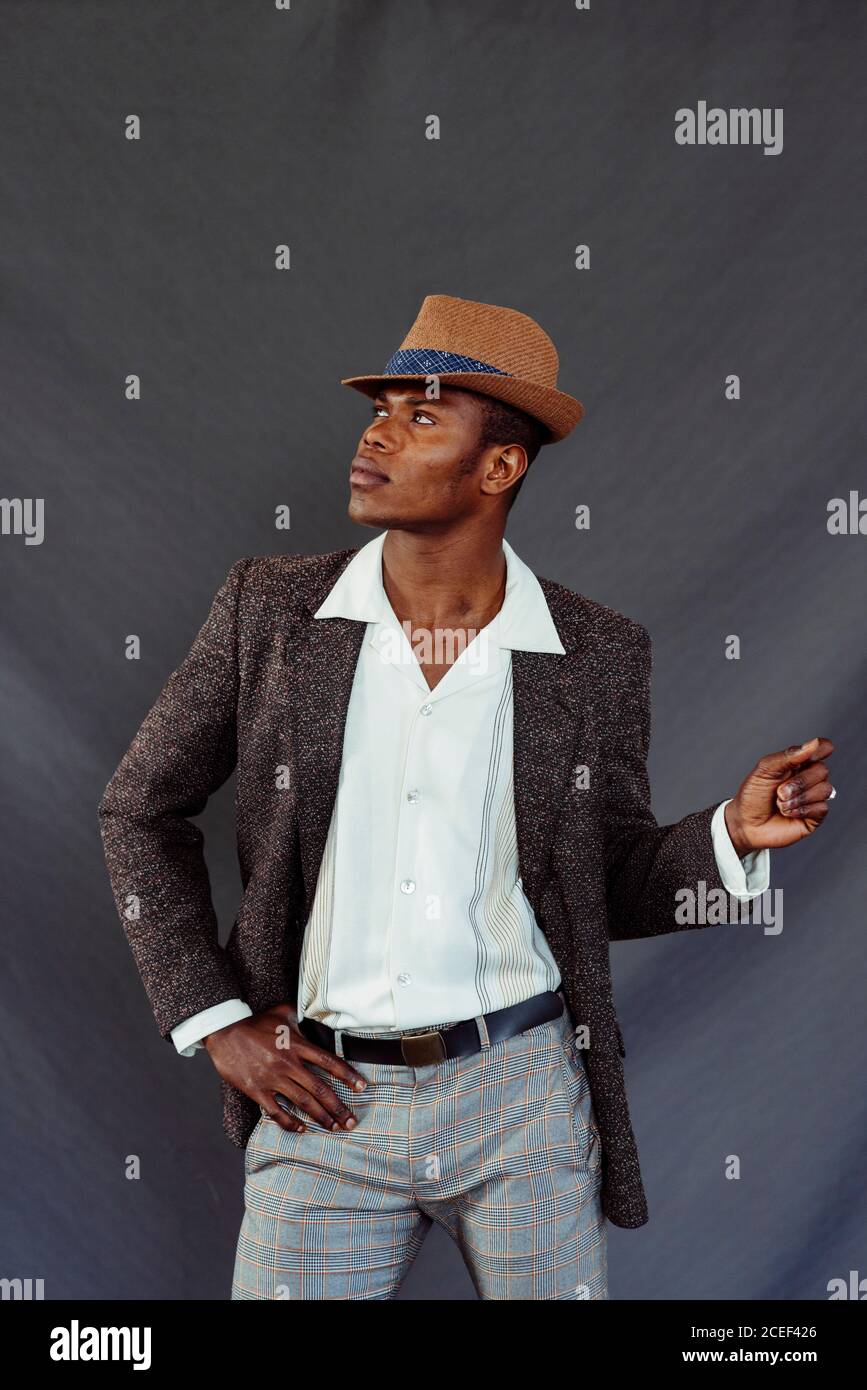 Snapping fingers hi-res stock photography and images - Alamy