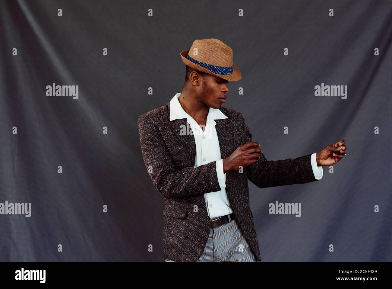 Snapping your fingers hi-res stock photography and images - Alamy