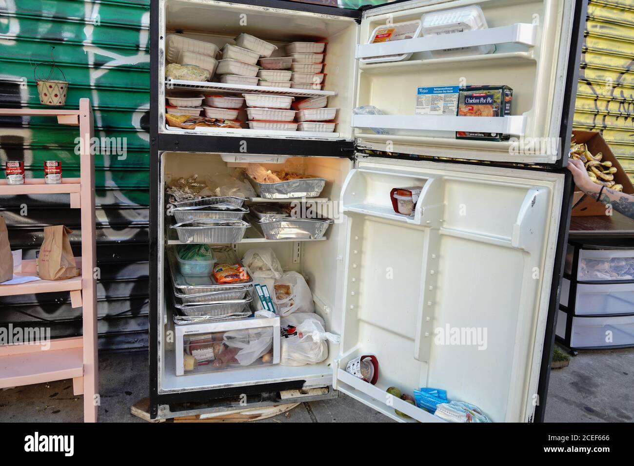 Cant afford food hi-res stock photography and images - Alamy