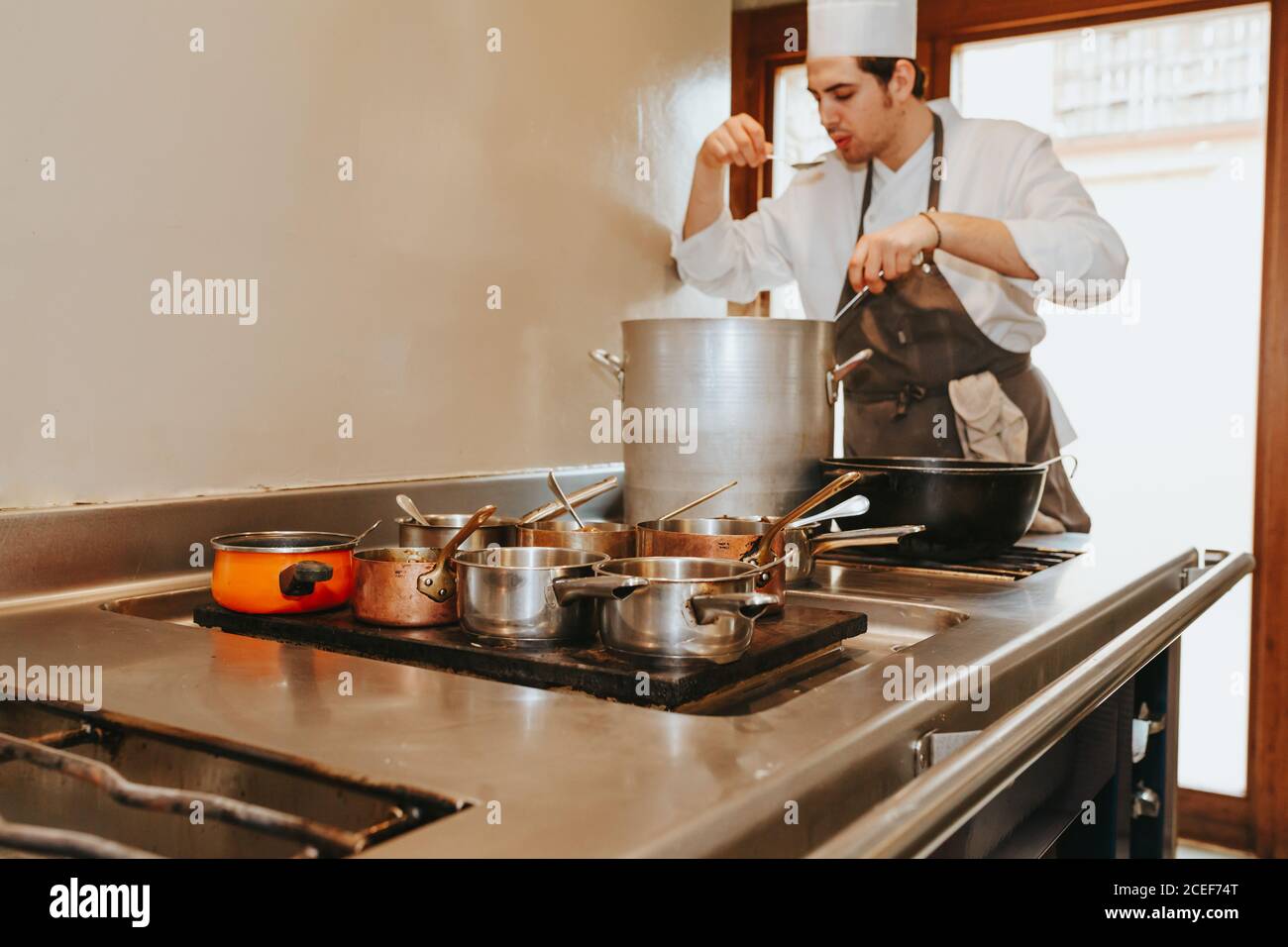 Big pot hi-res stock photography and images - Alamy