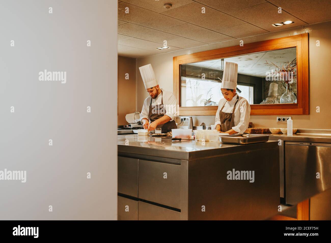 Cheff kitchen hi-res stock photography and images - Alamy
