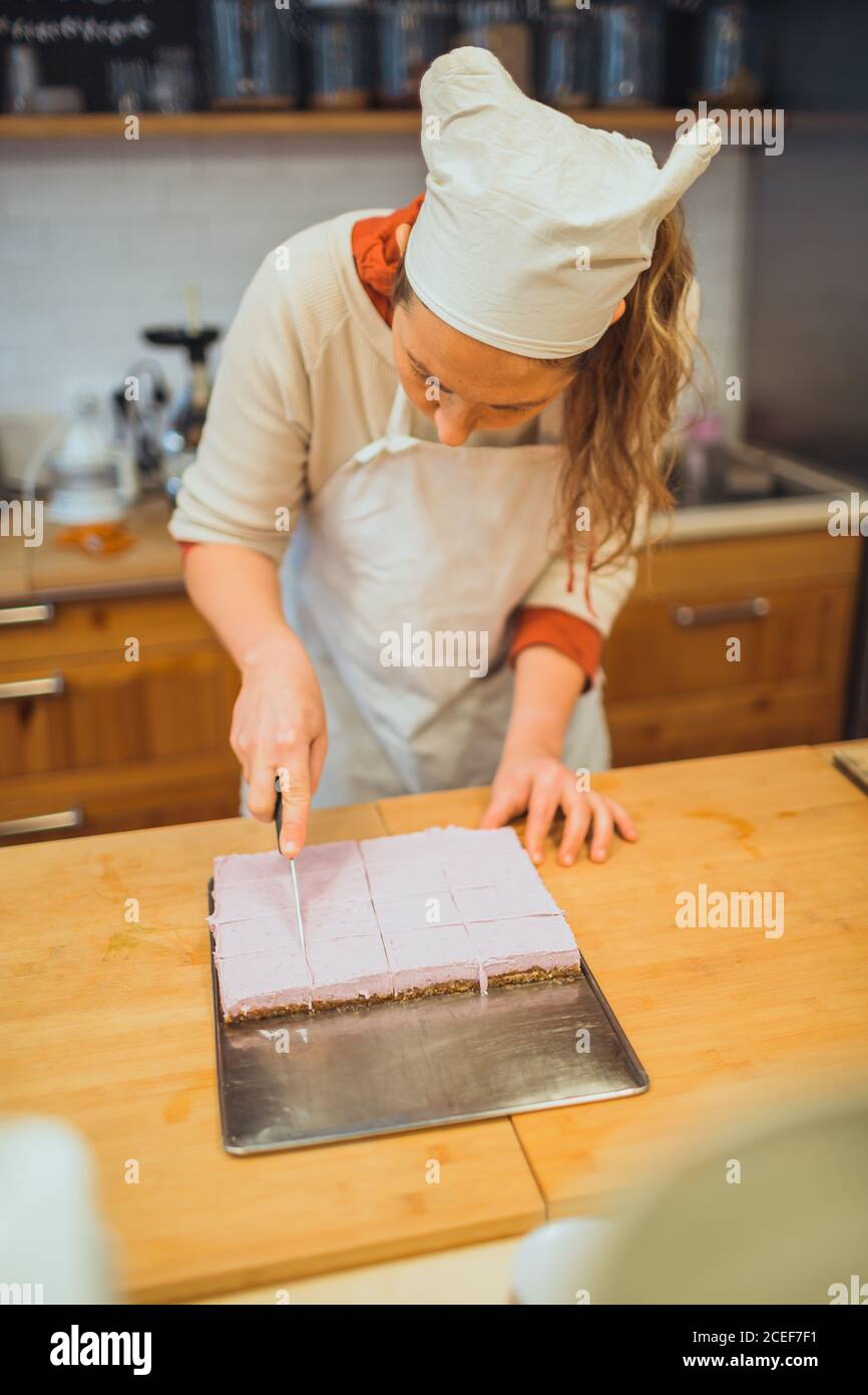 Cutting dessert hi-res stock photography and images - Alamy