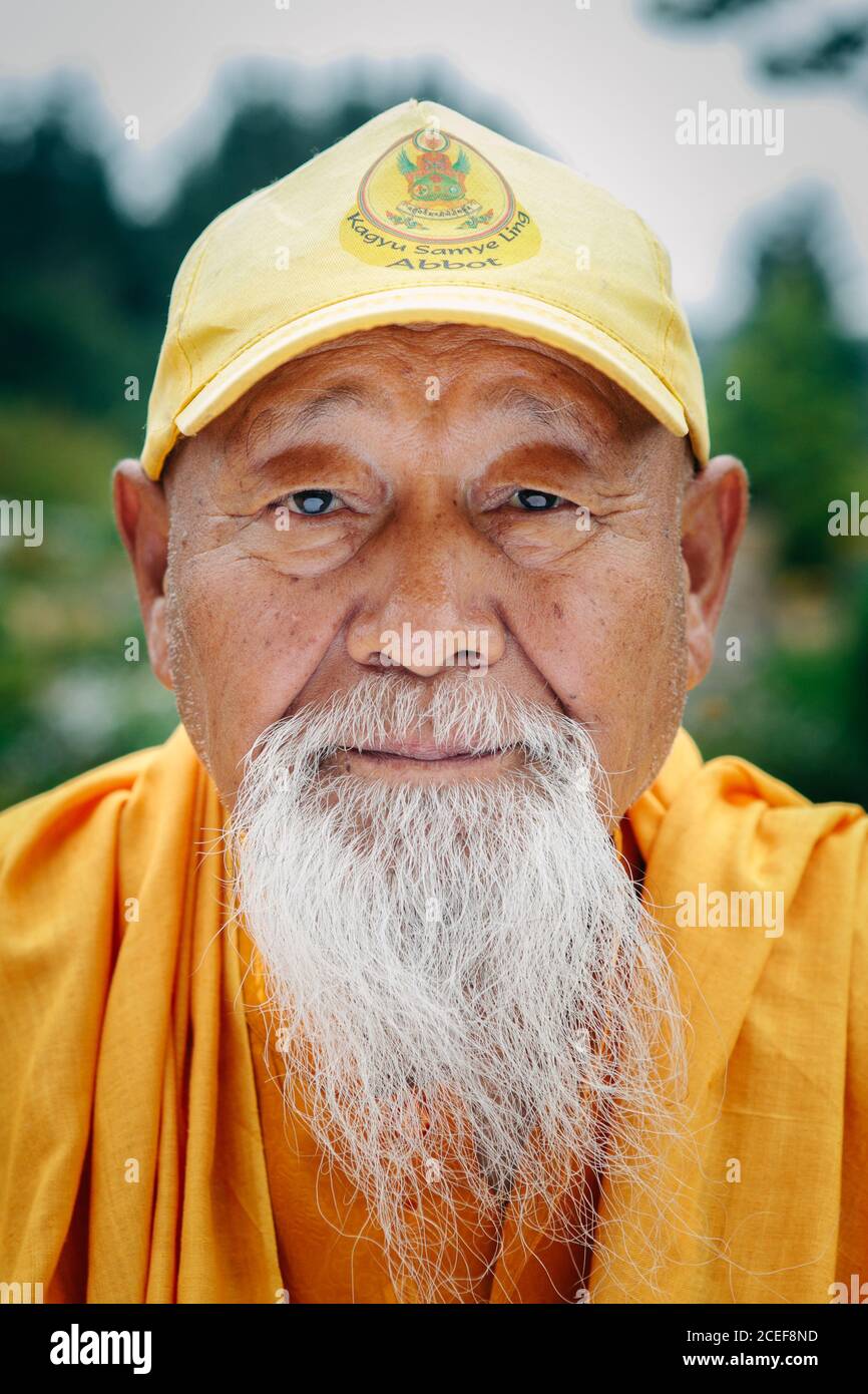 Lama yeshe losal rinpoche hi-res stock photography and images - Alamy