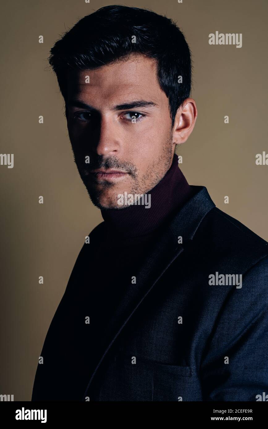Man in a studio hi-res stock photography and images - Alamy