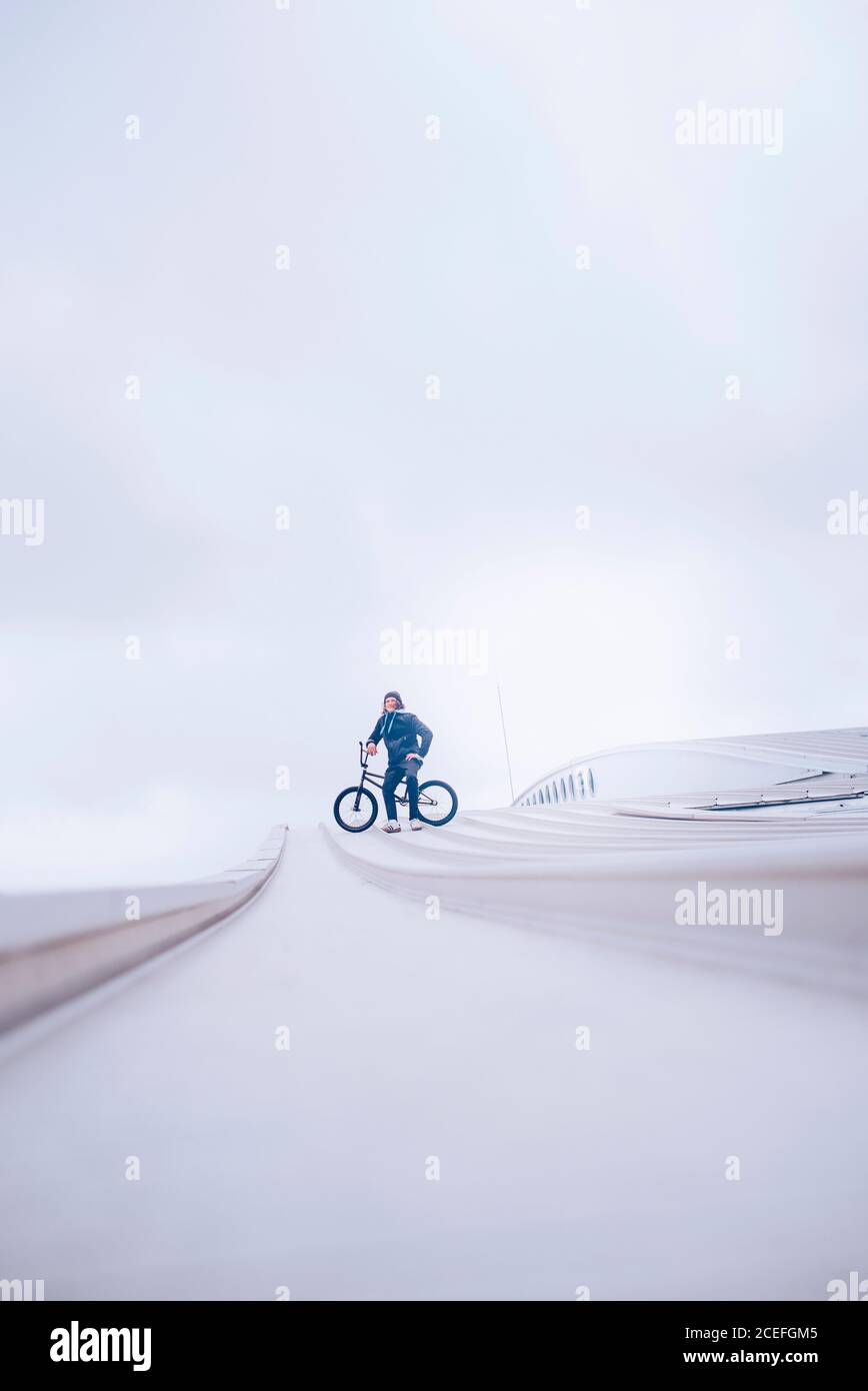 Dynamic poses hi-res stock photography and images - Alamy