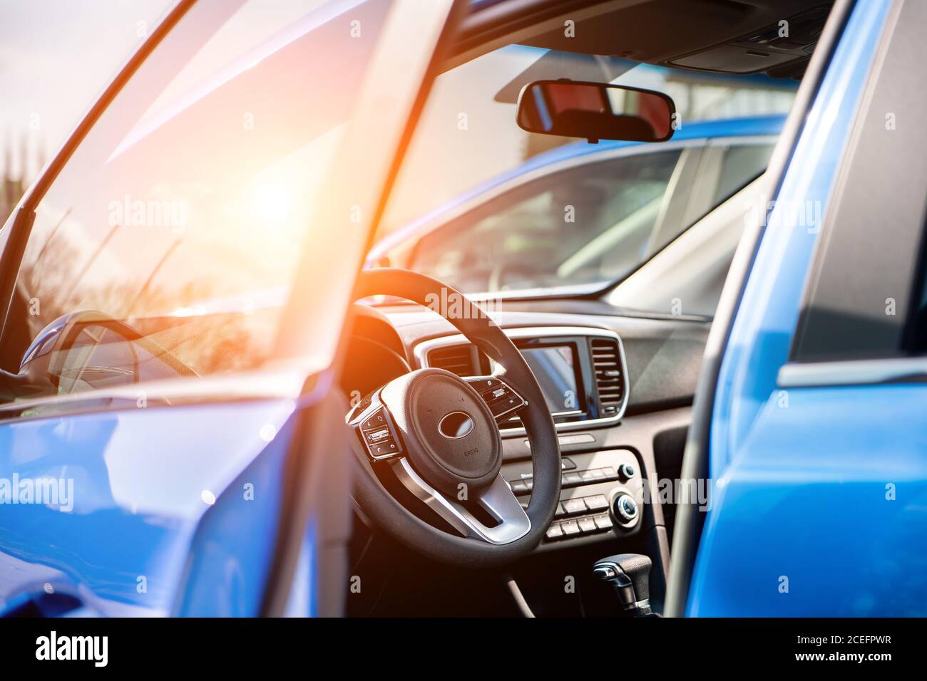 Navy blue car hi-res stock photography and images - Alamy