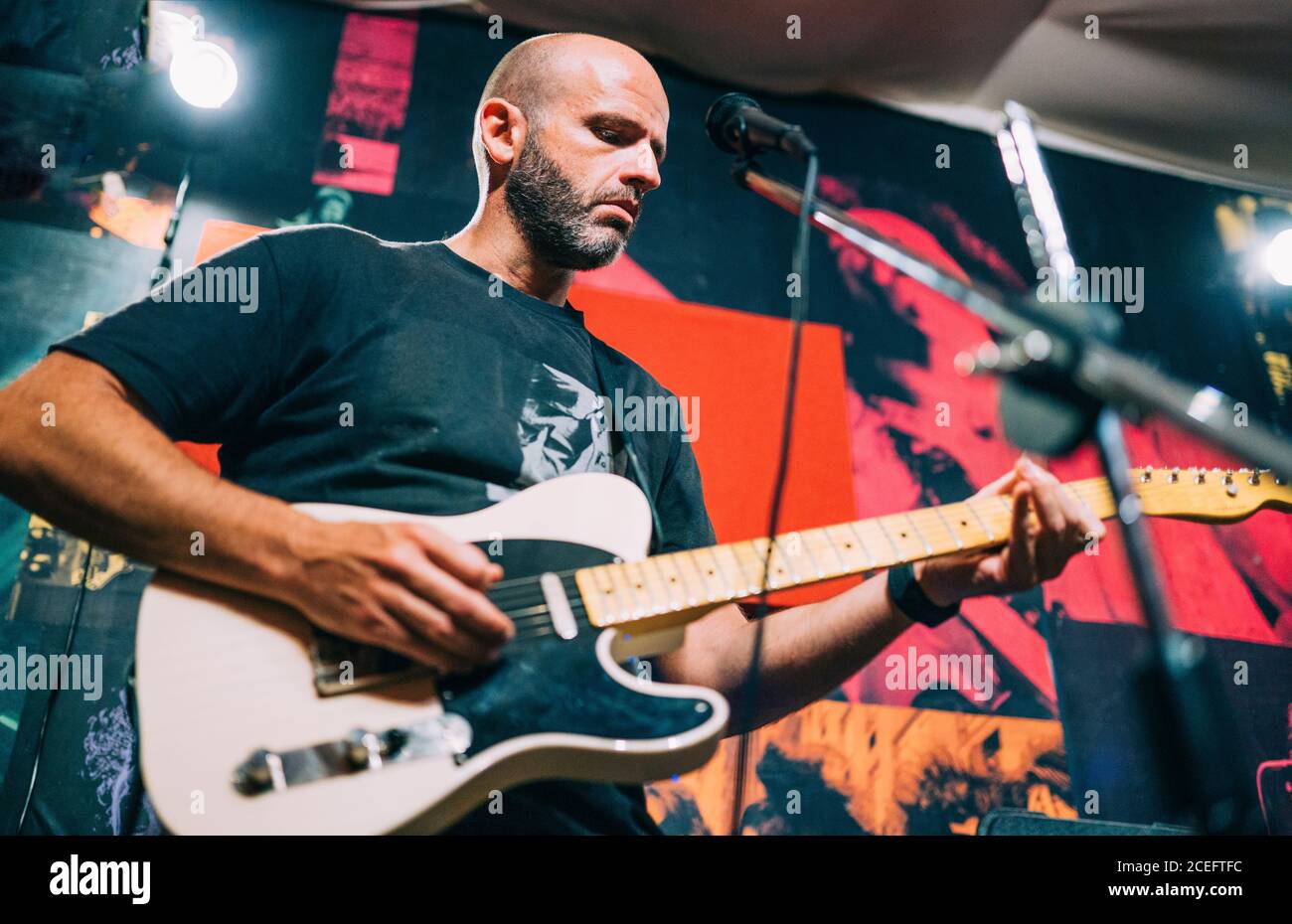 man musical band guitarist singing Stock Photo - Alamy
