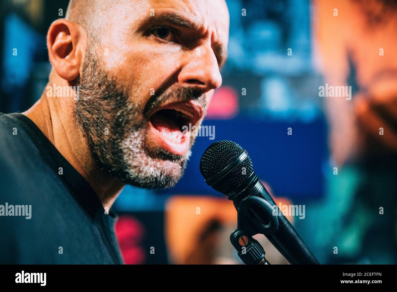 man musical band guitarist singing Stock Photo - Alamy